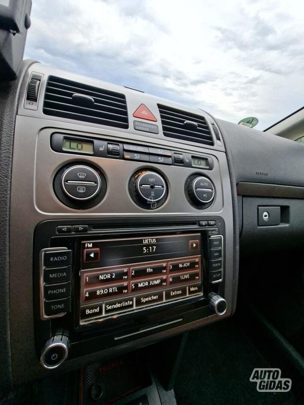 Melns Volkswagen cross-touran 2008 Telšiai, ar dzinēja tilpumu 2.00 L un nobraukumu 339 tūkst. km par 3300 €, foto 8 vietnē AUTOMOTO.COM.LV
