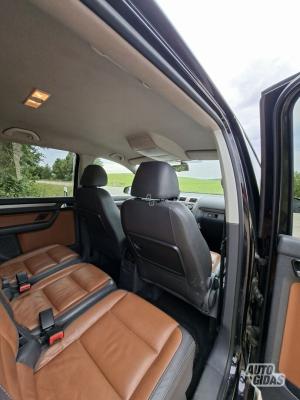 Black Volkswagen cross-touran 2008 in Telschi, with an engine capacity of 2.00 L and mileage of 339 thousand km for 3300 €, photo 12 on AUTOMOTO.COM.LV