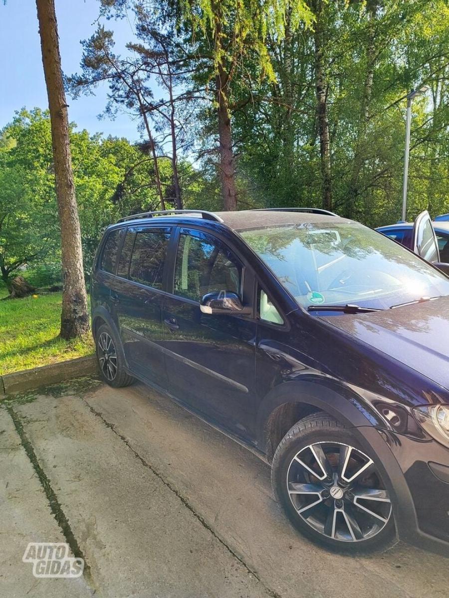 Melns Volkswagen cross-touran 2009 Visaginas, ar dzinēja tilpumu 1.40 L un nobraukumu 242 tūkst. km par 3500 €, foto 13 vietnē AUTOMOTO.COM.LV