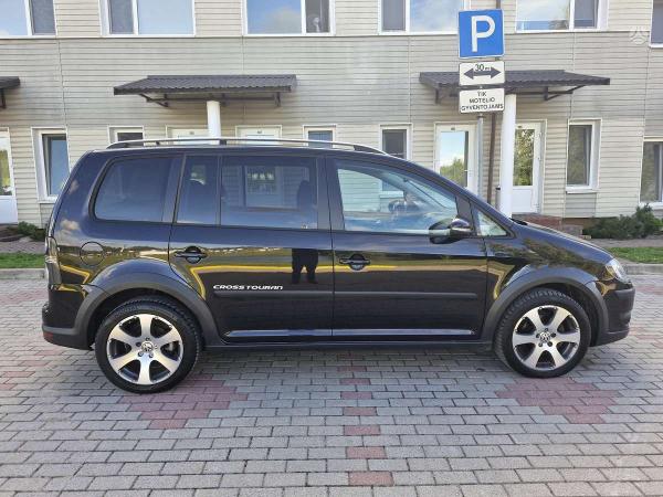 Melns Volkswagen cross-touran 2009 Viļņa, ar dzinēja tilpumu 1.40 L un nobraukumu 227 tūkst. km par 4150 €, foto 5 vietnē AUTOMOTO.COM.LV