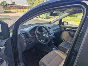 Black Volkswagen cross-touran 2009 in Vilnius, with an engine capacity of 1.40 L and mileage of 227 thousand km for 4150 €, photo 8 on AUTOMOTO.COM.LV