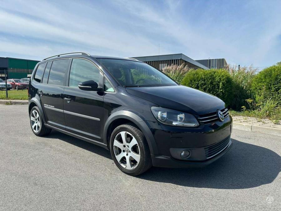 Black Volkswagen cross-touran 2012 in Klaipeda, with an engine capacity of 1.60 L and mileage of 249 thousand km for 6350 €, photo 1 on AUTOMOTO.COM.LV