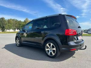 Black Volkswagen cross-touran 2012 in Klaipeda, with an engine capacity of 1.60 L and mileage of 249 thousand km for 6350 €, photo 5 on AUTOMOTO.COM.LV