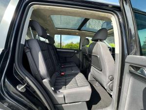 Black Volkswagen cross-touran 2012 in Klaipeda, with an engine capacity of 1.60 L and mileage of 249 thousand km for 6350 €, photo 8 on AUTOMOTO.COM.LV
