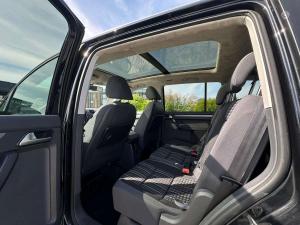 Black Volkswagen cross-touran 2012 in Klaipeda, with an engine capacity of 1.60 L and mileage of 249 thousand km for 6350 €, photo 9 on AUTOMOTO.COM.LV