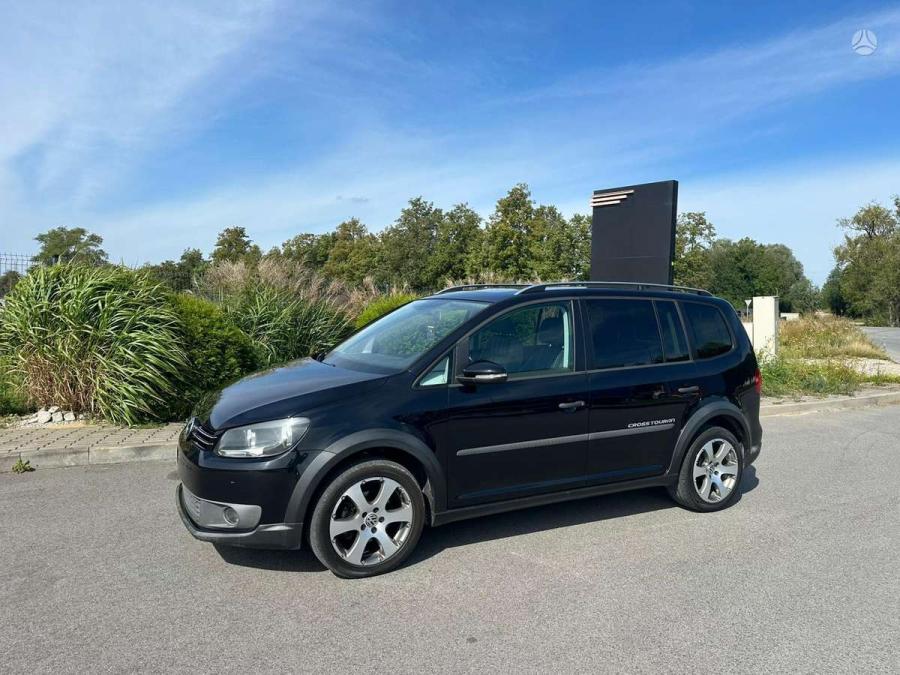 Black Volkswagen cross-touran 2012 in Klaipeda, with an engine capacity of 1.60 L and mileage of 249 thousand km for 6350 €, photo 12 on AUTOMOTO.COM.LV