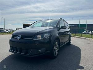 Black Volkswagen cross-touran 2012 in Klaipeda, with an engine capacity of 1.60 L and mileage of 249 thousand km for 6350 €, photo 13 on AUTOMOTO.COM.LV