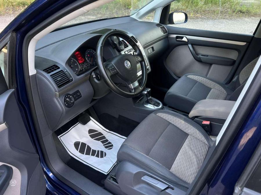 Zils Volkswagen cross-touran 2007 Utena, ar dzinēja tilpumu 2.00 L un nobraukumu 292 tūkst. km par 3450 €, foto 8 vietnē AUTOMOTO.COM.LV
