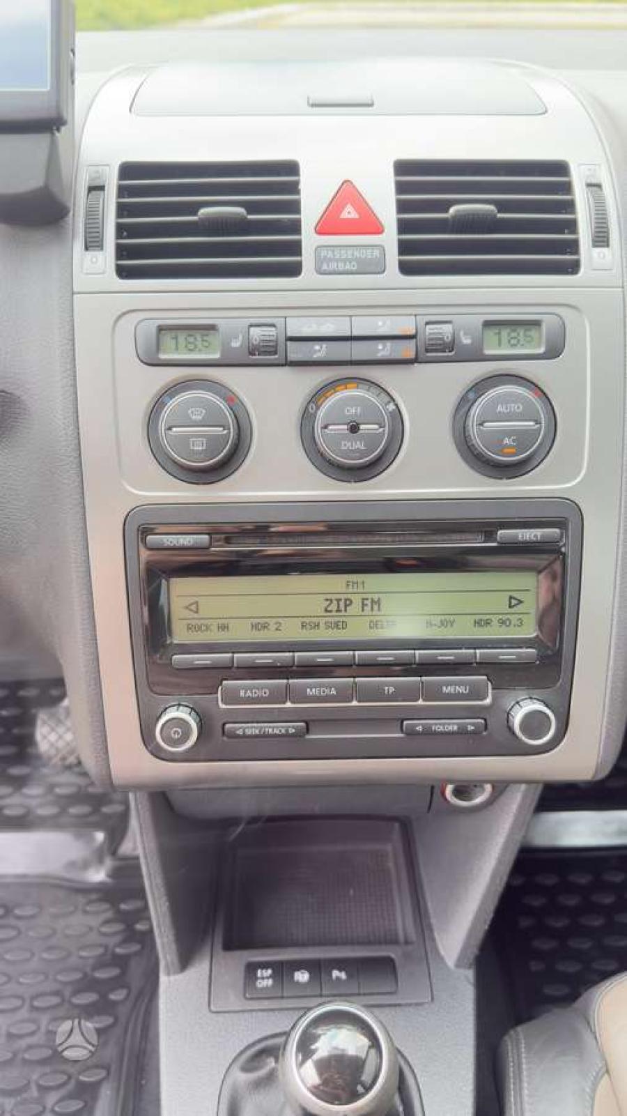 Brūns Volkswagen cross-touran 2008 Viļņa, ar dzinēja tilpumu 1.97 L un nobraukumu 277 tūkst. km par 5400 €, foto 13 vietnē AUTOMOTO.COM.LV