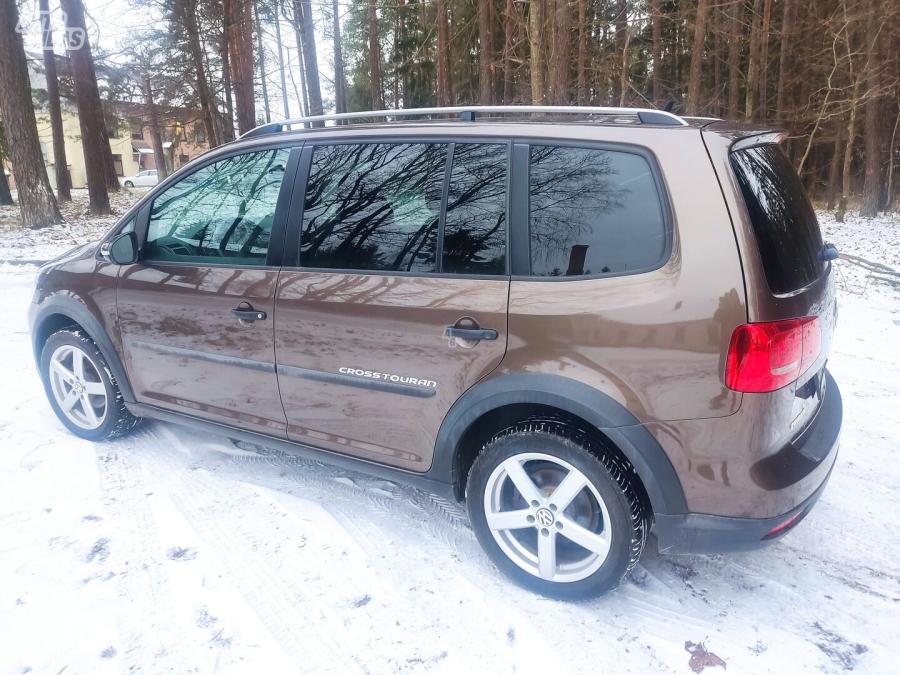 Brūns Volkswagen cross-touran 2011 Utena, ar dzinēja tilpumu 1.40 L un nobraukumu 222 tūkst. km par 6300 €, foto 7 vietnē AUTOMOTO.COM.LV