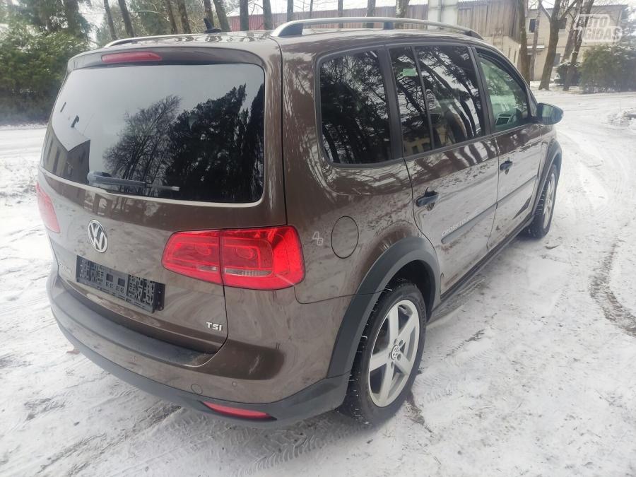 Brūns Volkswagen cross-touran 2011 Utena, ar dzinēja tilpumu 1.40 L un nobraukumu 222 tūkst. km par 6300 €, foto 10 vietnē AUTOMOTO.COM.LV