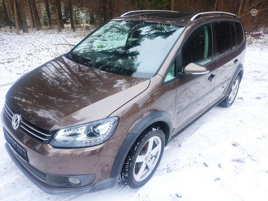 Brūns Volkswagen cross-touran 2011 Utena, ar dzinēja tilpumu 1.39 L un nobraukumu 224 tūkst. km par 6300 €, foto 16 vietnē AUTOMOTO.COM.LV