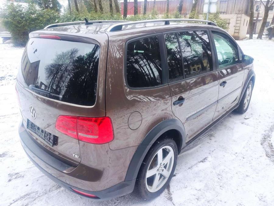 Brūns Volkswagen cross-touran 2011 Utena, ar dzinēja tilpumu 1.39 L un nobraukumu 224 tūkst. km par 6300 €, foto 30 vietnē AUTOMOTO.COM.LV