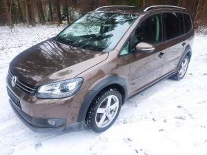Brown Volkswagen cross-touran 2011 in Utena, with an engine capacity of 1.39 L and mileage of 222 thousand km for 6300 €, photo 3 on AUTOMOTO.COM.LV