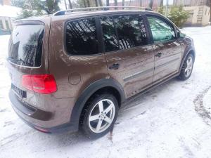 Brown Volkswagen cross-touran 2011 in Utena, with an engine capacity of 1.39 L and mileage of 222 thousand km for 6300 €, photo 6 on AUTOMOTO.COM.LV