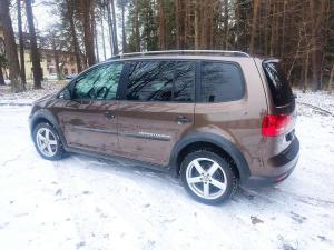 Brown Volkswagen cross-touran 2011 in Utena, with an engine capacity of 1.39 L and mileage of 222 thousand km for 6300 €, photo 19 on AUTOMOTO.COM.LV