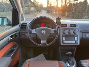 Grey Volkswagen cross-touran 2009 in Varena, with an engine capacity of 2.00 L and mileage of 275 thousand km for 4100 €, photo 9 on AUTOMOTO.COM.LV