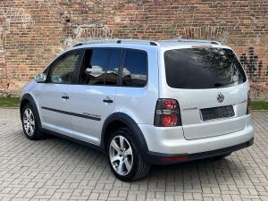 Pelēks Volkswagen cross-touran 2007 Kėdainiai, ar dzinēja tilpumu 2.00 L un nobraukumu 275 tūkst. km par 3999 €, foto 5 vietnē AUTOMOTO.COM.LV