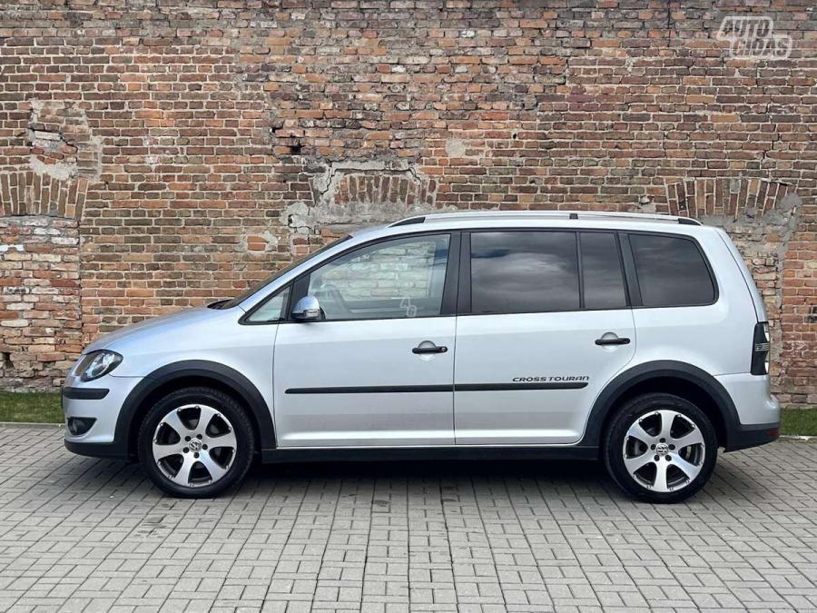 Pelēks Volkswagen cross-touran 2007 Kėdainiai, ar dzinēja tilpumu 2.00 L un nobraukumu 275 tūkst. km par 3999 €, foto 6 vietnē AUTOMOTO.COM.LV