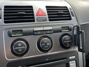 Pelēks Volkswagen cross-touran 2007 Kėdainiai, ar dzinēja tilpumu 2.00 L un nobraukumu 275 tūkst. km par 3999 €, foto 21 vietnē AUTOMOTO.COM.LV