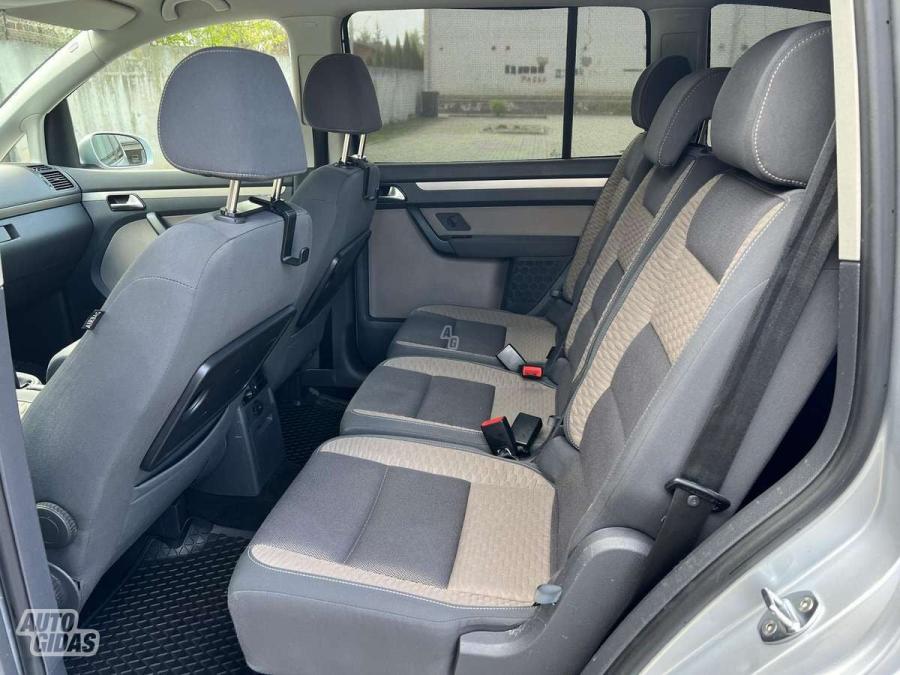 Pelēks Volkswagen cross-touran 2007 Kėdainiai, ar dzinēja tilpumu 2.00 L un nobraukumu 275 tūkst. km par 3999 €, foto 23 vietnē AUTOMOTO.COM.LV