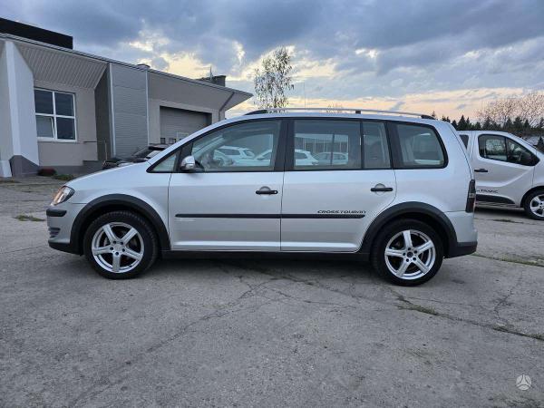 Grey Volkswagen cross-touran 2007 in Utena, with an engine capacity of 2.00 L and mileage of 200 thousand km for 3550 €, photo 8 on AUTOMOTO.COM.LV