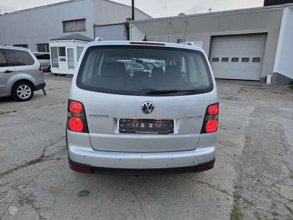 Grey Volkswagen cross-touran 2007 in Utena, with an engine capacity of 2.00 L and mileage of 200 thousand km for 3550 €, photo 9 on AUTOMOTO.COM.LV