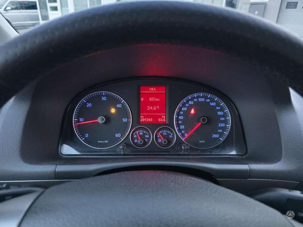Grey Volkswagen cross-touran 2007 in Utena, with an engine capacity of 2.00 L and mileage of 200 thousand km for 3550 €, photo 10 on AUTOMOTO.COM.LV
