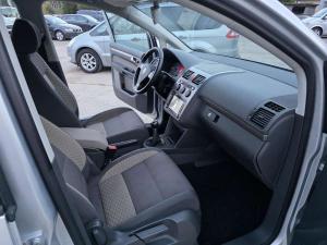 Pelēks Volkswagen cross-touran 2007 Utena, ar dzinēja tilpumu 2.00 L un nobraukumu 200 tūkst. km par 3550 €, foto 13 vietnē AUTOMOTO.COM.LV