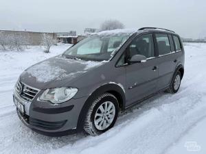 Pelēks Volkswagen cross-touran 2008 Mažeikiai, ar dzinēja tilpumu 1.90 L un nobraukumu 289 tūkst. km par 3950 €, foto 6 vietnē AUTOMOTO.COM.LV