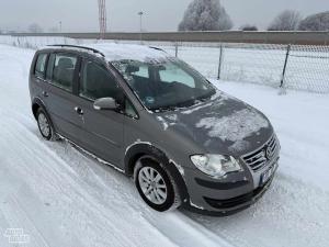 Pelēks Volkswagen cross-touran 2008 Mažeikiai, ar dzinēja tilpumu 1.90 L un nobraukumu 289 tūkst. km par 3950 €, foto 15 vietnē AUTOMOTO.COM.LV