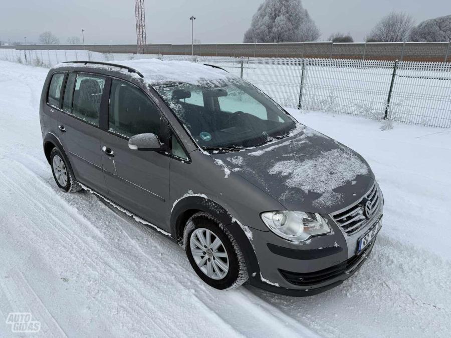 Pelēks Volkswagen cross-touran 2008 Mažeikiai, ar dzinēja tilpumu 1.90 L un nobraukumu 289 tūkst. km par 3950 €, foto 15 vietnē AUTOMOTO.COM.LV