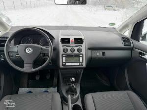 Pelēks Volkswagen cross-touran 2008 Mažeikiai, ar dzinēja tilpumu 1.90 L un nobraukumu 289 tūkst. km par 3950 €, foto 23 vietnē AUTOMOTO.COM.LV