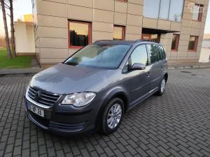 Pelēks Volkswagen cross-touran 2008 Mažeikiai, ar dzinēja tilpumu 1.90 L un nobraukumu 289 tūkst. km par 3900 €, foto  vietnē AUTOMOTO.COM.LV