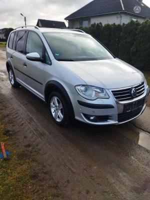 Pelēks Volkswagen cross-touran 2009 Vilkaviškis, ar dzinēja tilpumu 1.90 L un nobraukumu 293 tūkst. km par 3999 €, foto 3 vietnē AUTOMOTO.COM.LV