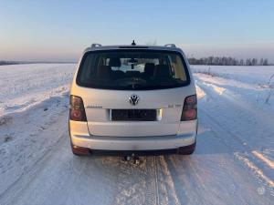 Grey Volkswagen cross-touran 2009 in Varena, with an engine capacity of 2.00 L and mileage of 275 thousand km for 4300 €, photo 12 on AUTOMOTO.COM.LV