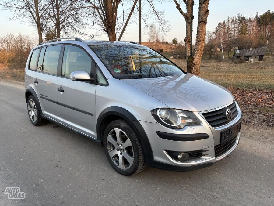 Pelēks Volkswagen cross-touran 2009 Varėna, ar dzinēja tilpumu 2.00 L un nobraukumu 275 tūkst. km par 4200 €, foto 1 vietnē AUTOMOTO.COM.LV