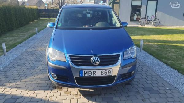 Volkswagen cross-touran 2007 in Sakiai, with an engine capacity of 1.40 L and mileage of 237 thousand km for 4500 €, photo 1 on AUTOMOTO.COM.LV