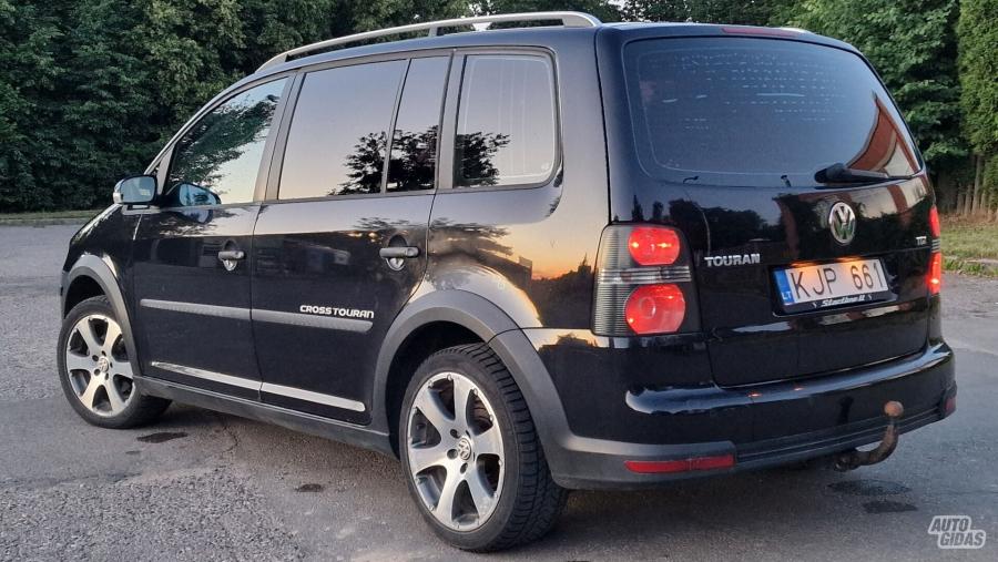 Volkswagen cross-touran 2007 Šauļi, ar dzinēja tilpumu 1.90 L un nobraukumu 320 tūkst. km par 1980 €, foto 5 vietnē AUTOMOTO.COM.LV