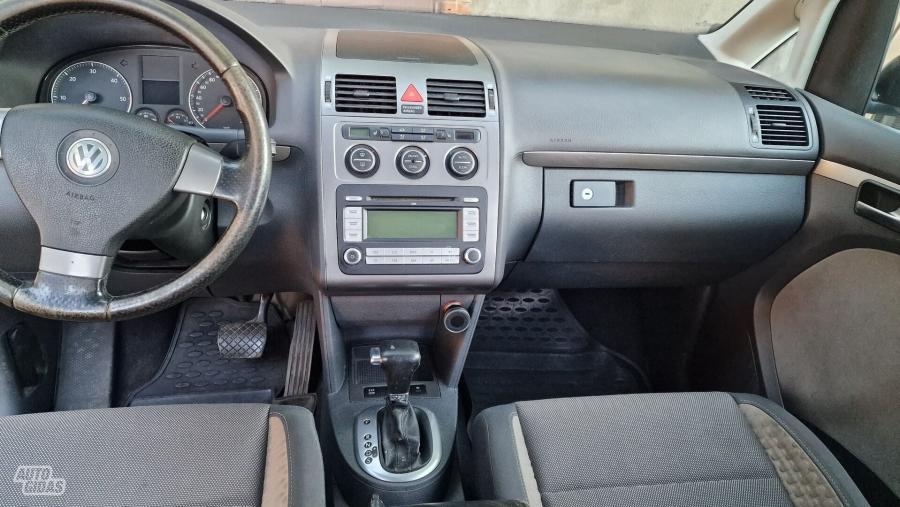 Volkswagen cross-touran 2007 Šauļi, ar dzinēja tilpumu 1.90 L un nobraukumu 320 tūkst. km par 1980 €, foto 9 vietnē AUTOMOTO.COM.LV