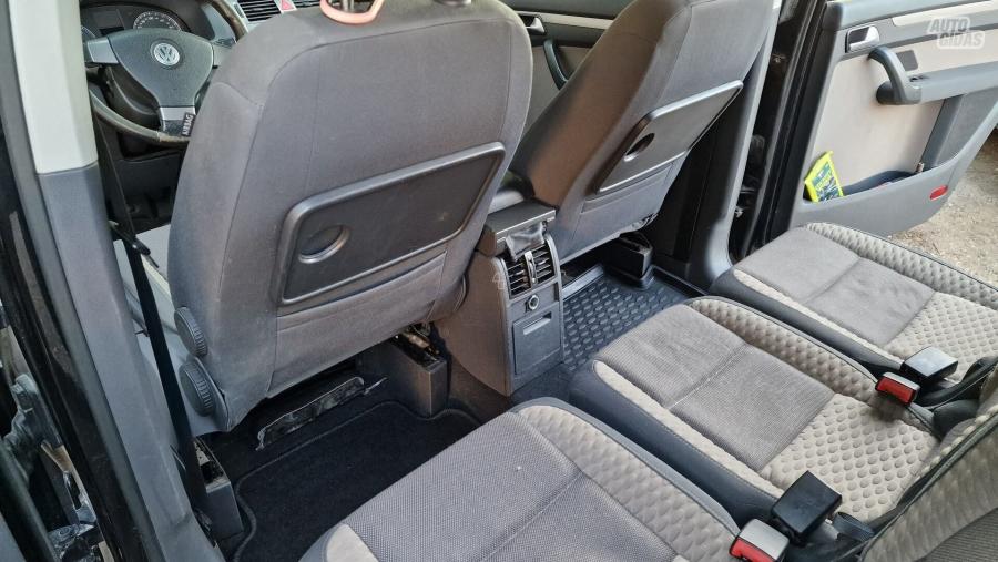 Volkswagen cross-touran 2007 Šauļi, ar dzinēja tilpumu 1.90 L un nobraukumu 320 tūkst. km par 1980 €, foto 11 vietnē AUTOMOTO.COM.LV
