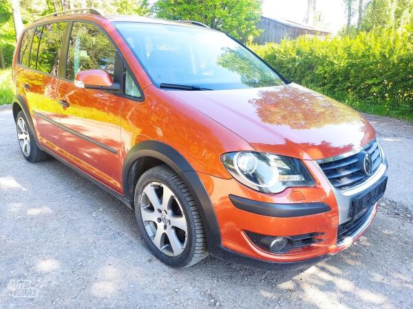 Volkswagen cross-touran 2007 in Utena, with an engine capacity of 2.00 L and mileage of 265 thousand km for 4150 €, photo 1 on AUTOMOTO.COM.LV