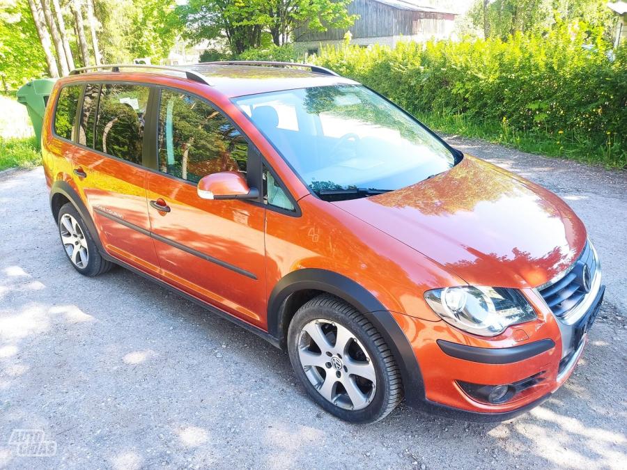 Volkswagen cross-touran 2007 in Utena, with an engine capacity of 2.00 L and mileage of 265 thousand km for 4150 €, photo 12 on AUTOMOTO.COM.LV