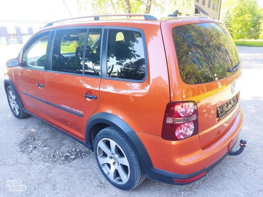 Volkswagen cross-touran 2007 in Utena, with an engine capacity of 2.00 L and mileage of 265 thousand km for 4150 €, photo 24 on AUTOMOTO.COM.LV