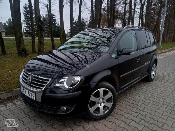 Volkswagen cross-touran 2008 in Kaunas, with an engine capacity of 2.00 L and mileage of 321 thousand km for 3250 €, photo 3 on AUTOMOTO.COM.LV