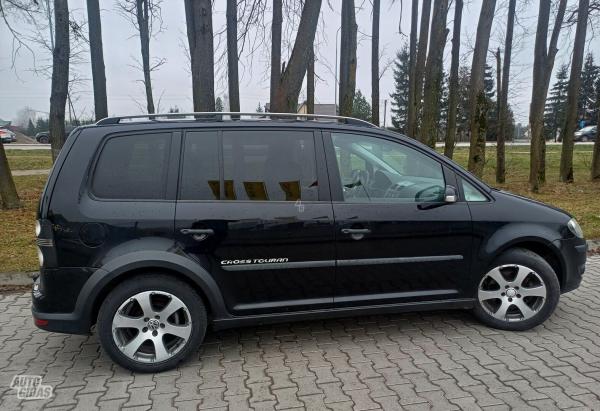 Volkswagen cross-touran 2008 in Kaunas, with an engine capacity of 2.00 L and mileage of 321 thousand km for 3250 €, photo 5 on AUTOMOTO.COM.LV