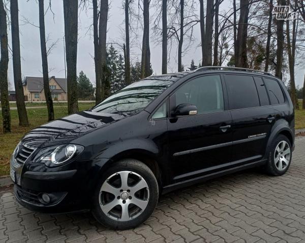 Volkswagen cross-touran 2008 in Kaunas, with an engine capacity of 2.00 L and mileage of 321 thousand km for 3250 €, photo 6 on AUTOMOTO.COM.LV