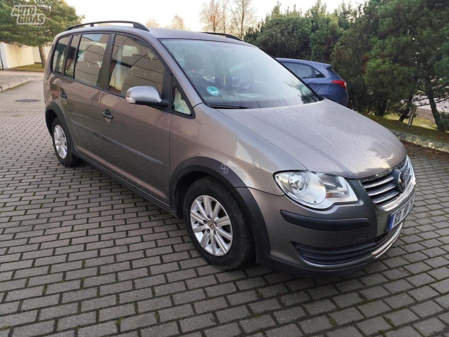 Volkswagen cross-touran 2008 Mažeikiai, ar dzinēja tilpumu 1.90 L un nobraukumu 289 tūkst. km par 3950 €, foto 17 vietnē AUTOMOTO.COM.LV