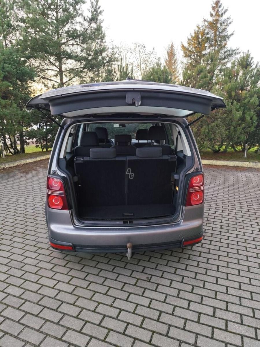 Volkswagen cross-touran 2008 Mažeikiai, ar dzinēja tilpumu 1.90 L un nobraukumu 289 tūkst. km par 3950 €, foto 22 vietnē AUTOMOTO.COM.LV