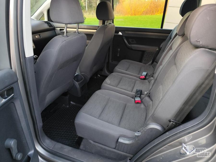Volkswagen cross-touran 2008 Mažeikiai, ar dzinēja tilpumu 1.90 L un nobraukumu 289 tūkst. km par 3950 €, foto 28 vietnē AUTOMOTO.COM.LV